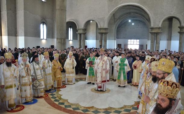 Ustoličen novoizabrani episkop valjevski Isihije | Kolubarske.rs